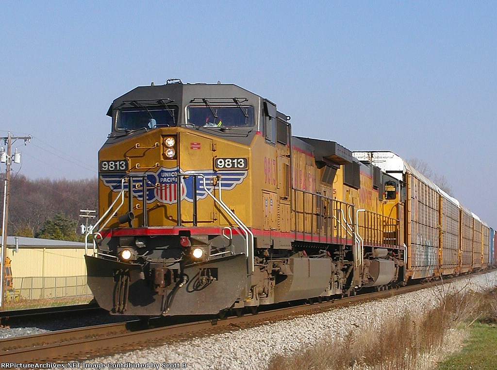 UP 9813 NS 197 NS Huntington Line 11:24 am